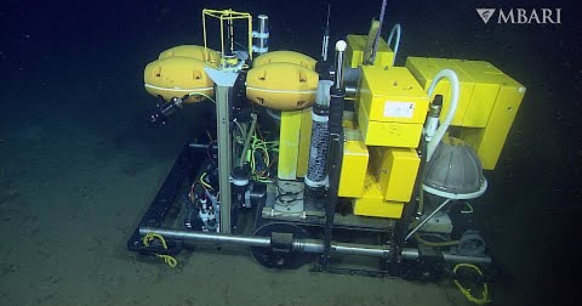 Deep-sea rover provides long-term data on carbon cycle and climate change