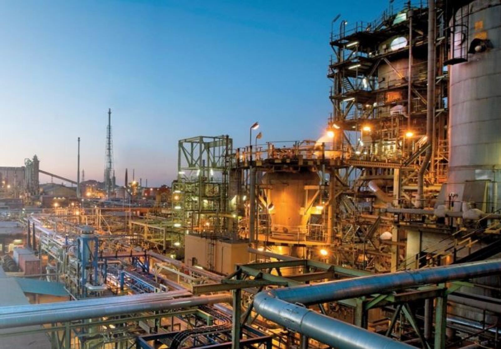 Sasol Opts for LNG Over Pipeline Gas From Mozambique Offshore